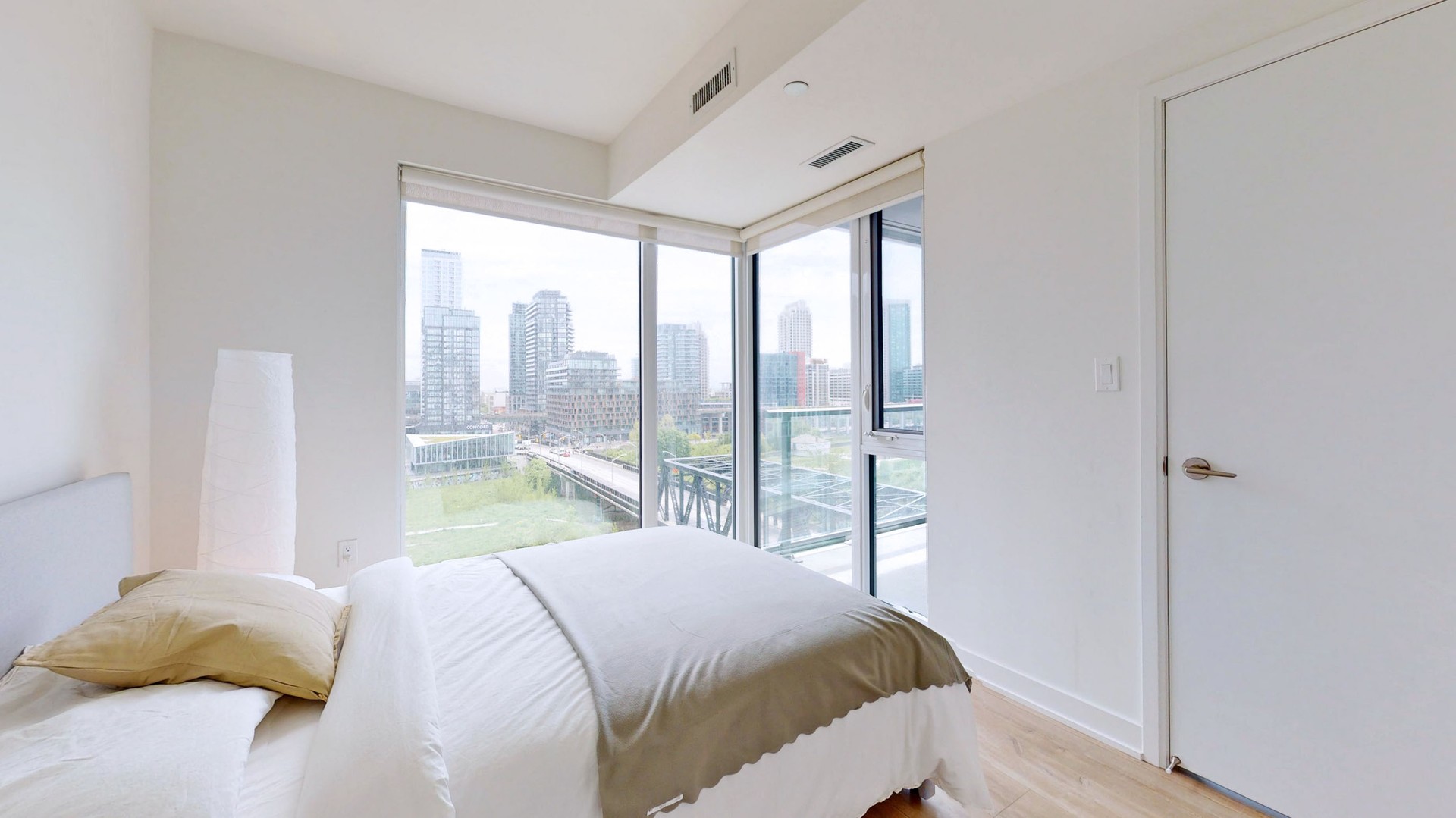 703w-27-bathurst-street-toronto-winsold