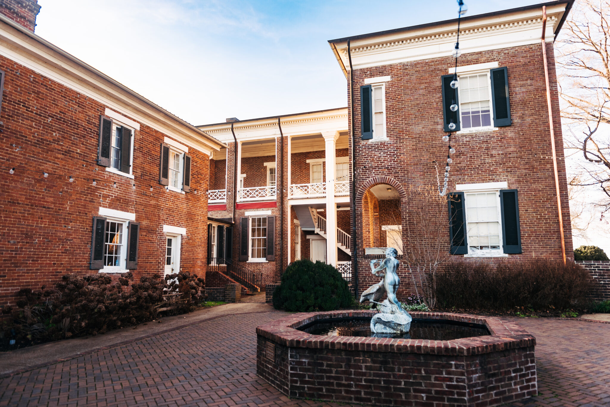 Spring Hill, TN: Things To Do, Dining, Nearby Places to Stay